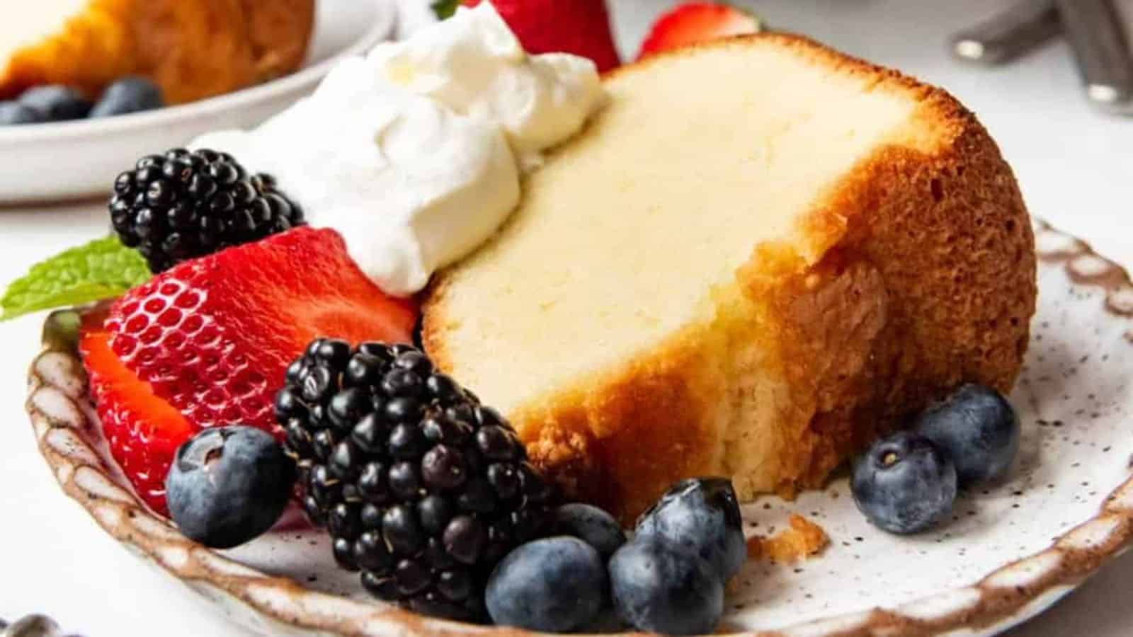 20 pound cakes that melt in your mouth every time