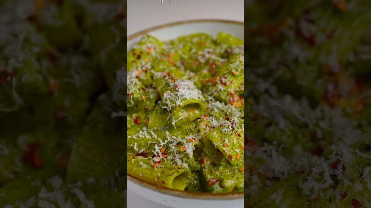 Pesto rigatoni with cherry tomatoes