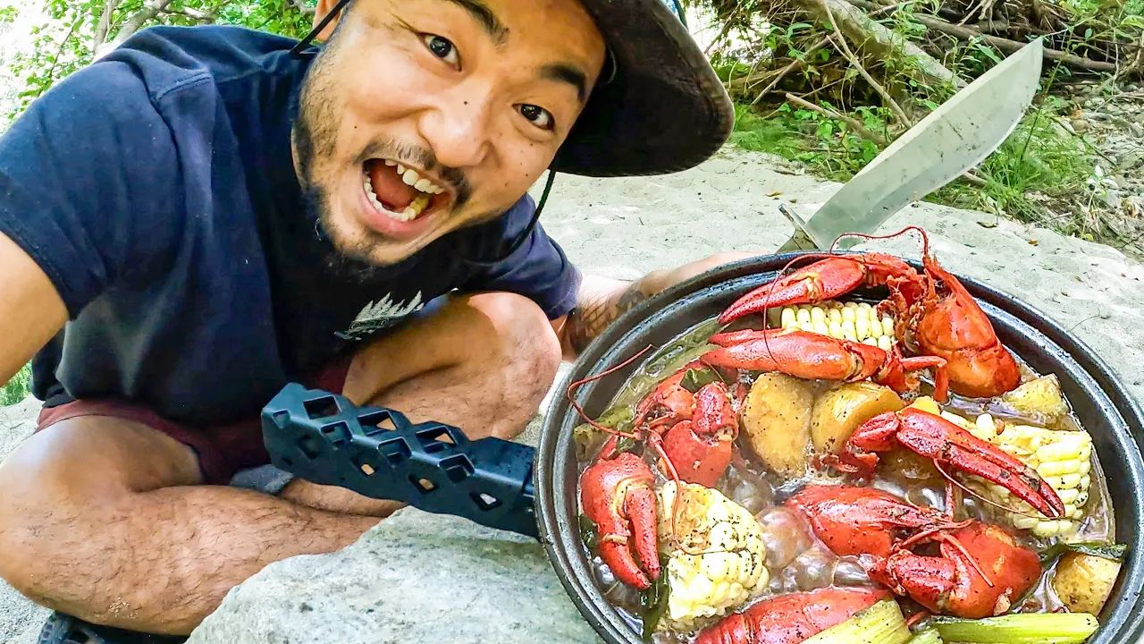 Huge invasive crawfish catch and cook