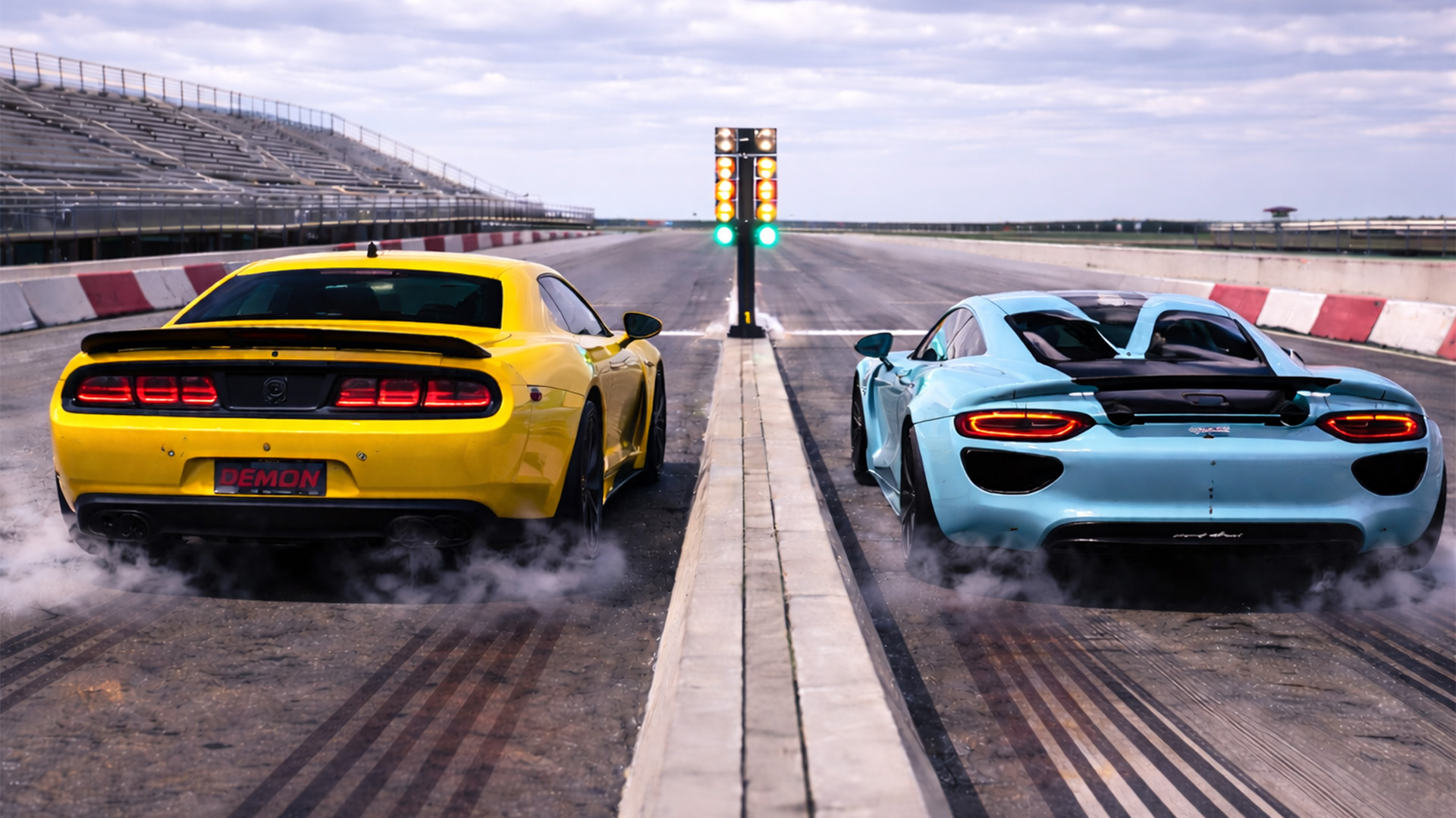 Dodge Demon vs Porsche 918 Spyder drag race