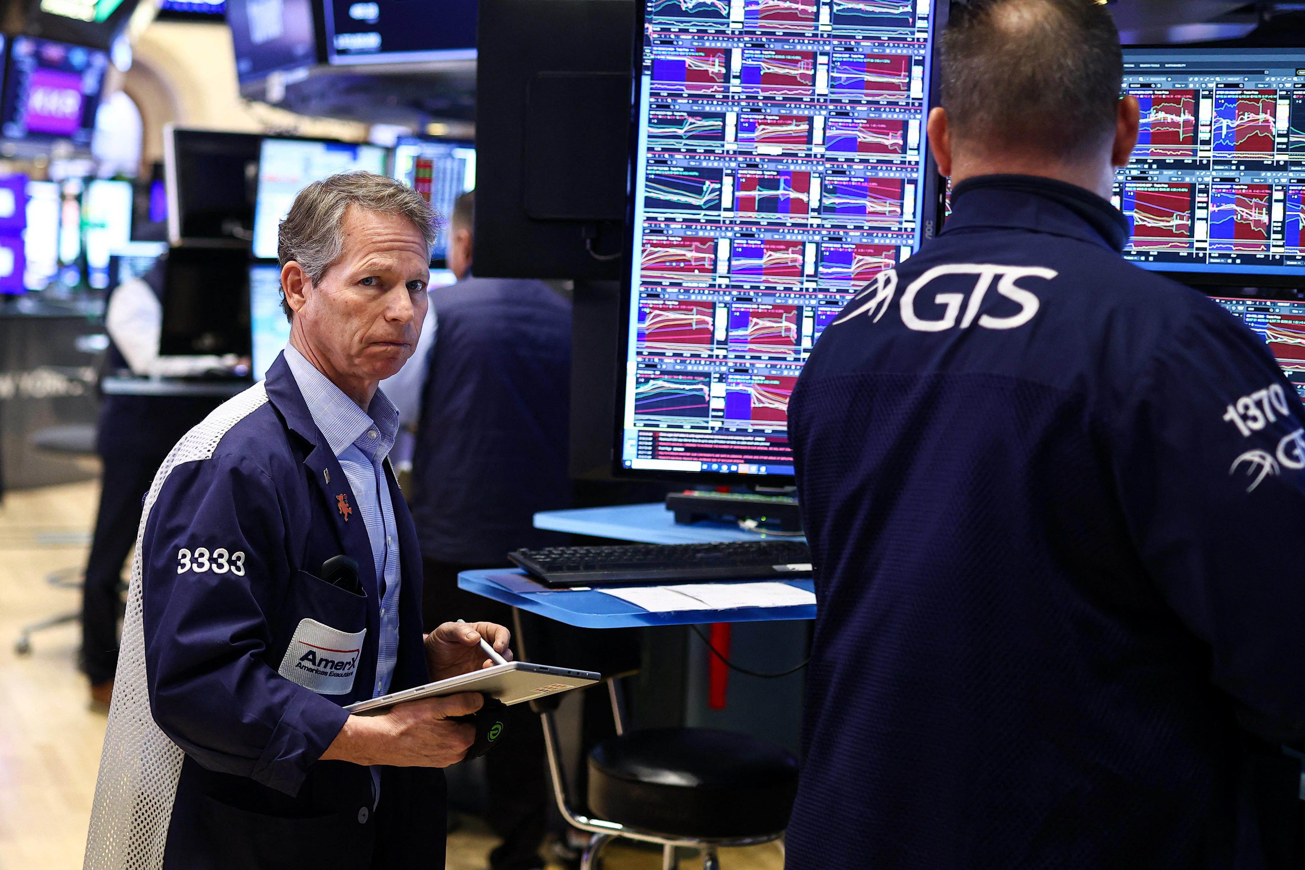 Stock market falling? Here's what to do with your 401(k)