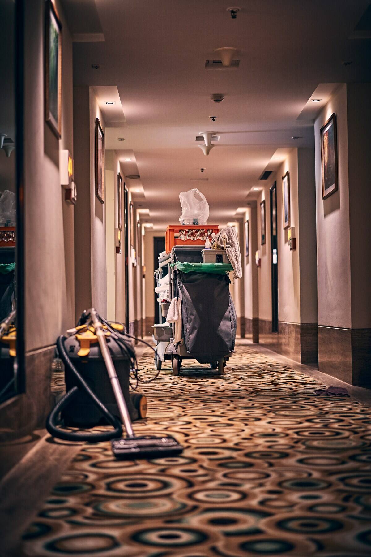 Tips and tricks to know before staying in a hotel
