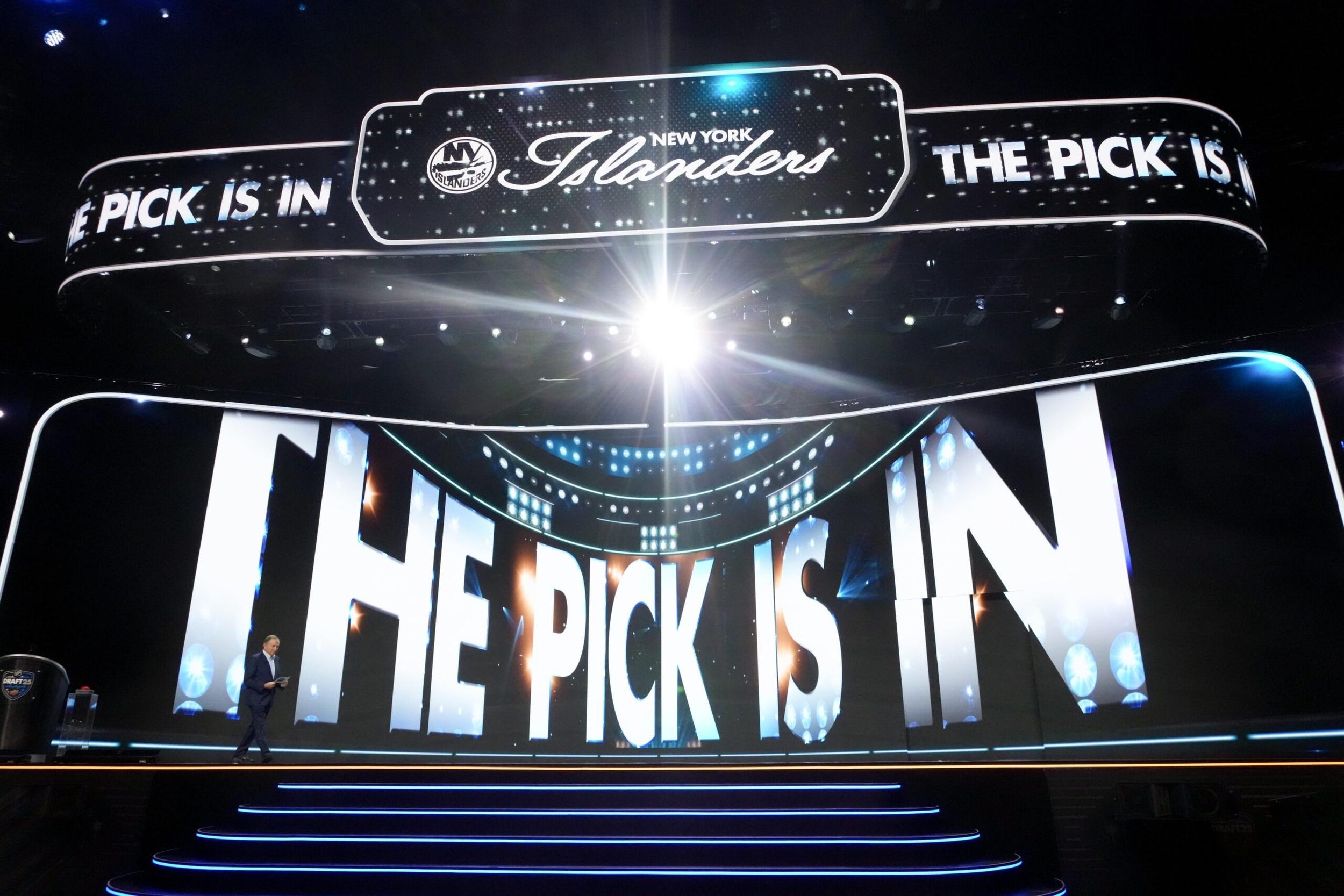 Will an NHL team draft 7-foot-1 monster Alexander Karmanov?