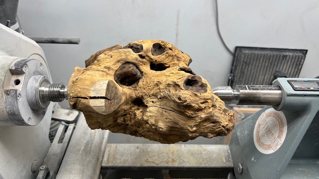 I turned a recycled teak root into a stunning resin art vase