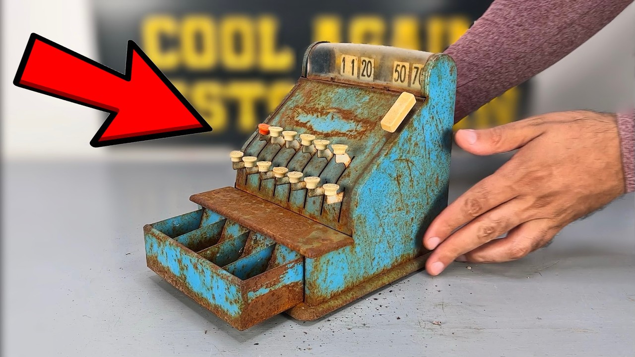 Secret treasure inside - restoring a French cash register with hidden money