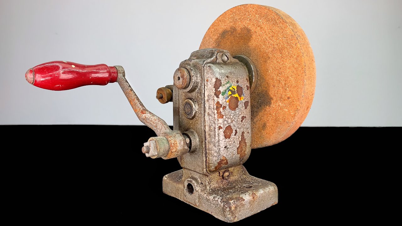 I restored this $5 rusty hand cranked grinder - restoration