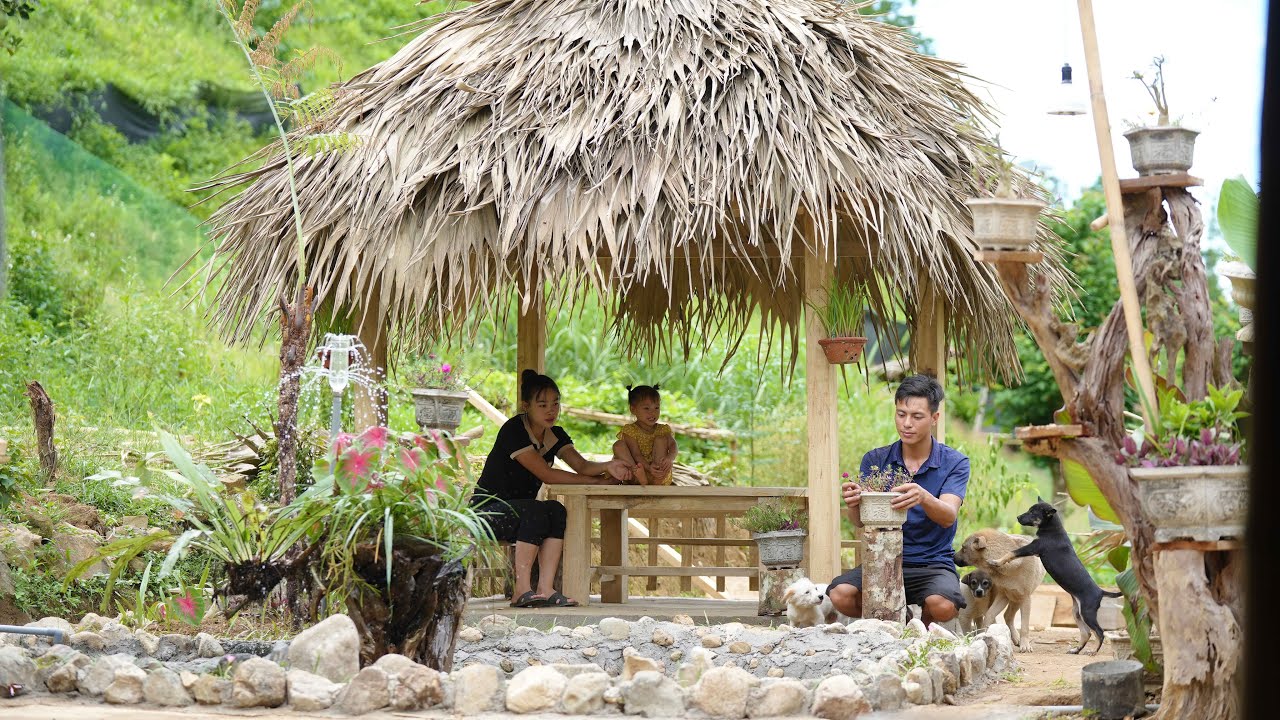 Kehidupan sederhana: gubuk bambu dan meja tangan