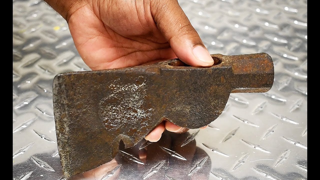 I restored an old hatchet using epoxy resin 🪓