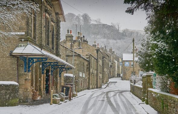 UK weather maps turn purple as snow falls as far south as Yorkshire and ...