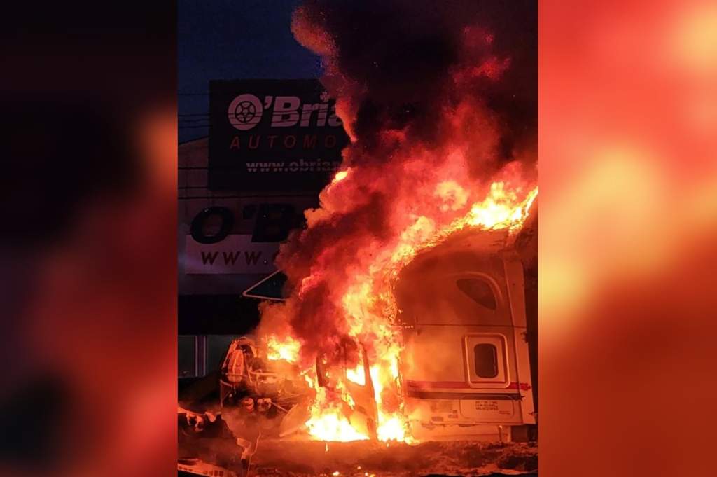 Fiery Saskatoon crash shuts down major roadway in city’s north end