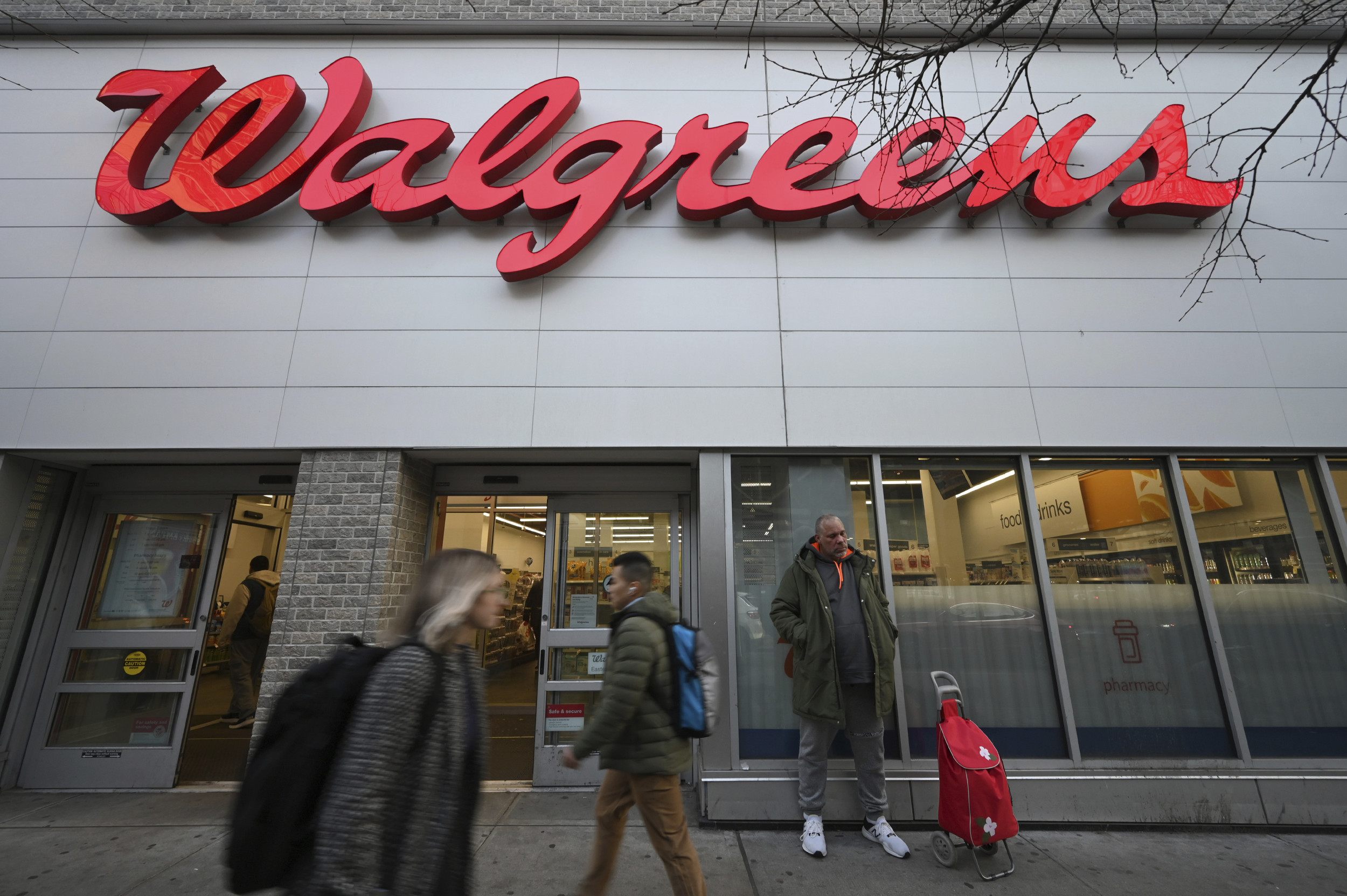 Walgreens to lay off workers as store closures loom