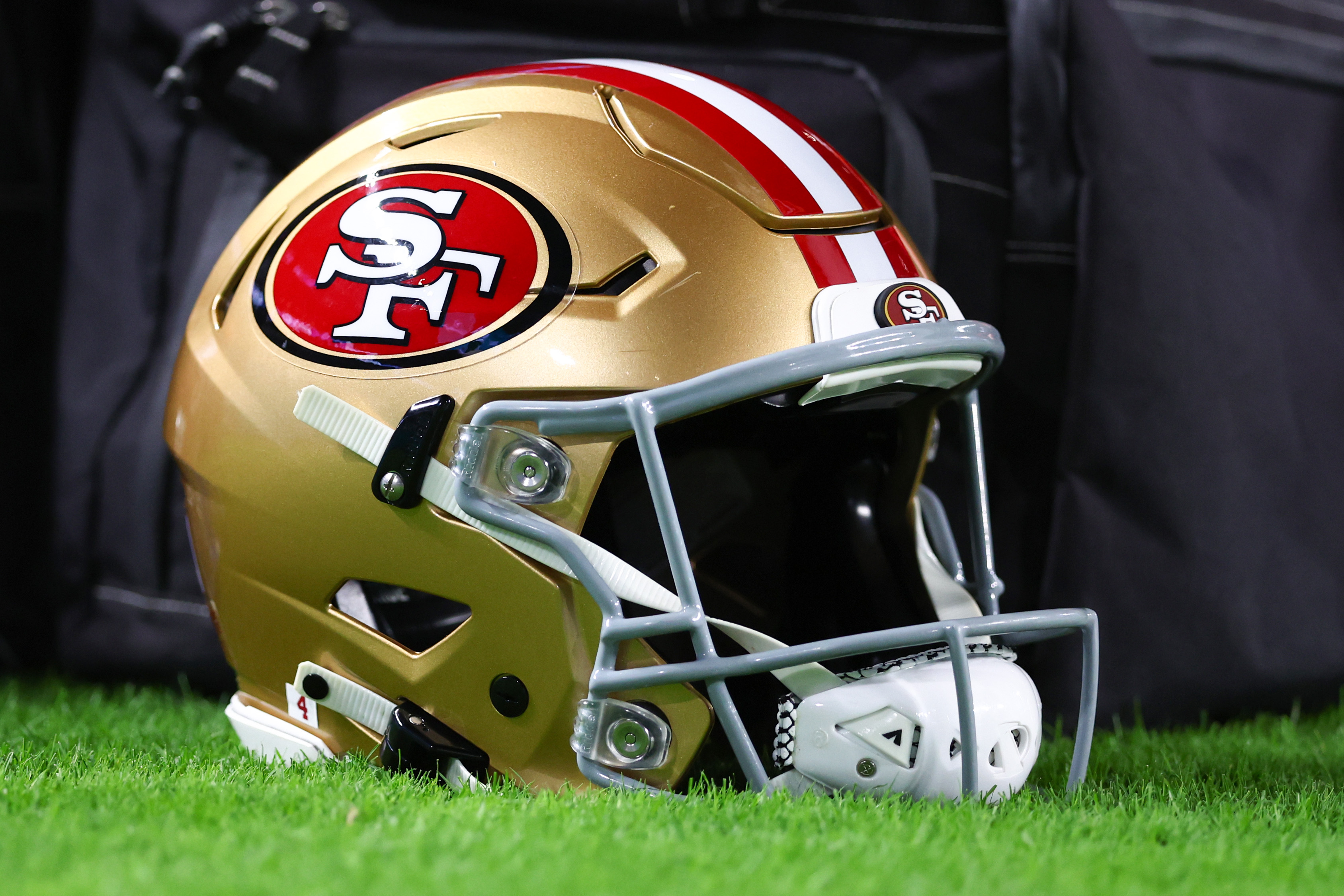 49ers re-sign 2025 Pro Bowler to fortify special teams play