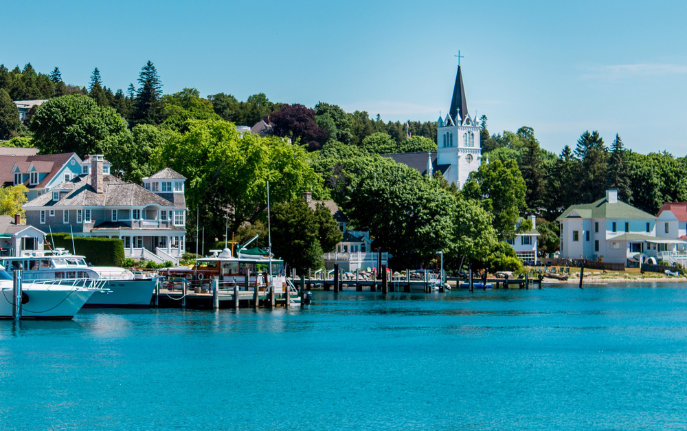 Facts about ferry rides to Mackinac Island