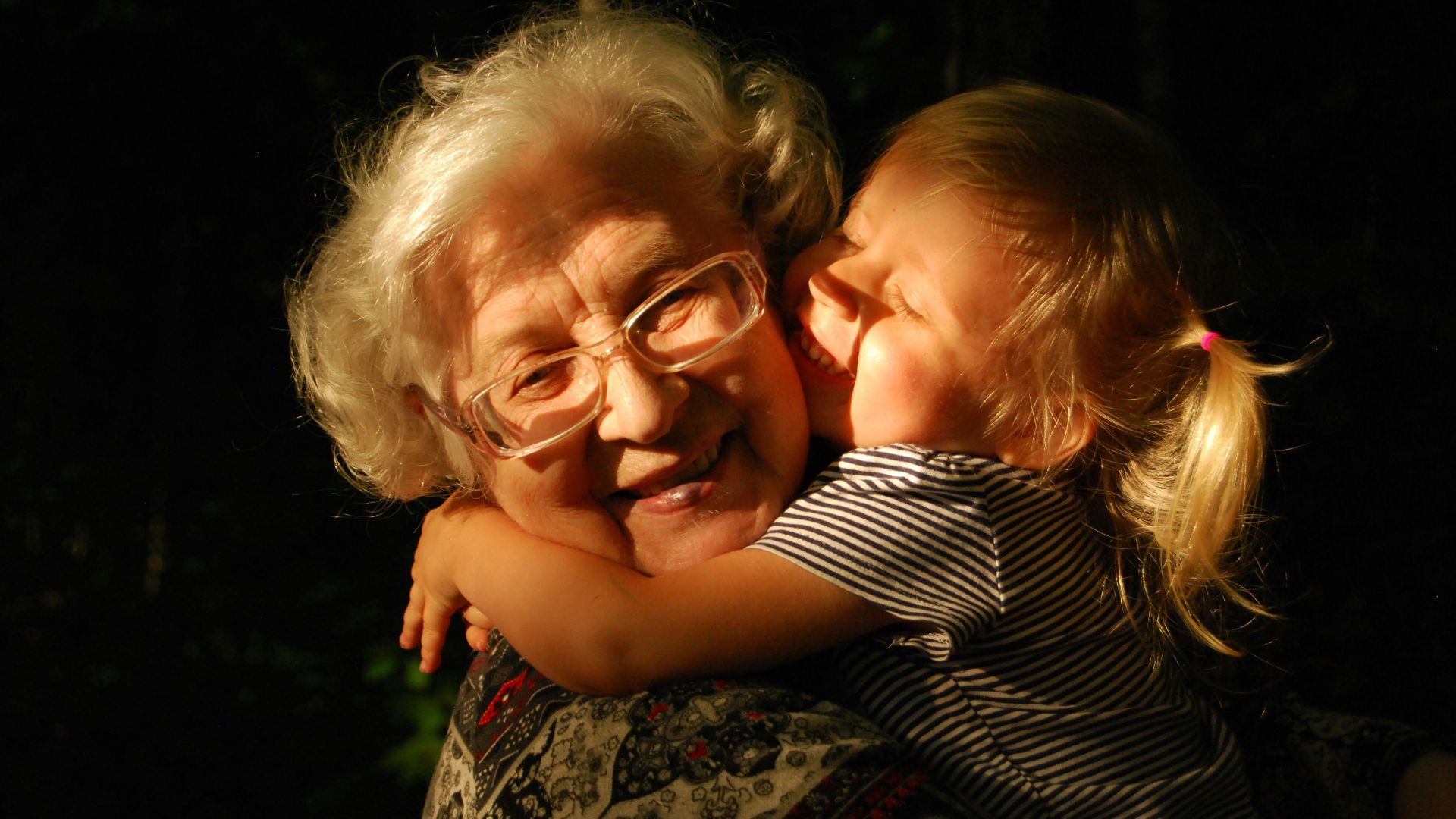 20 things grandmas do better than moms