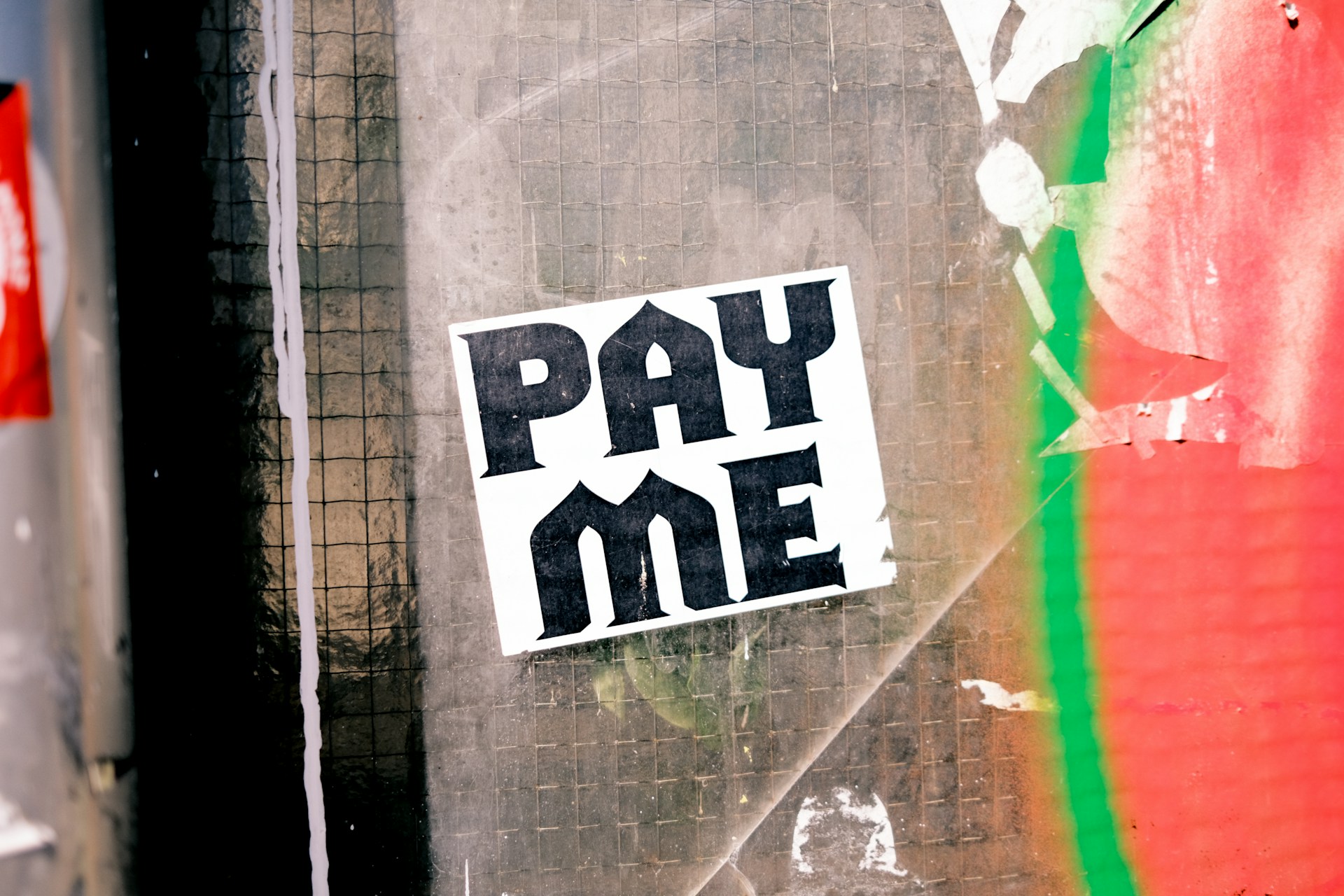 13 money habits that will never make you rich