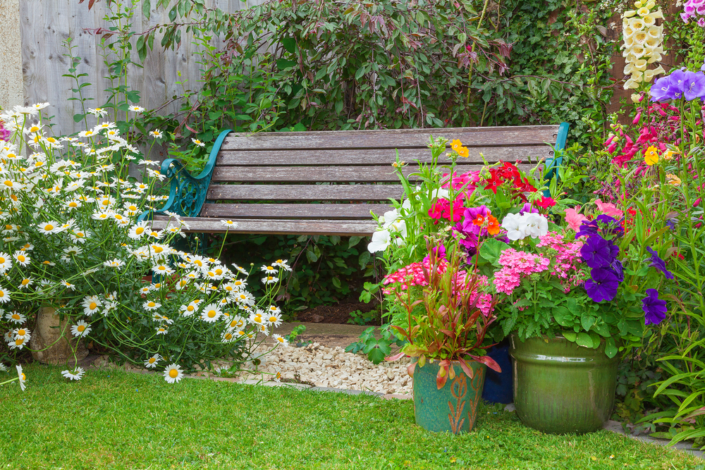 20 tips for growing a vintage-inspired flower garden