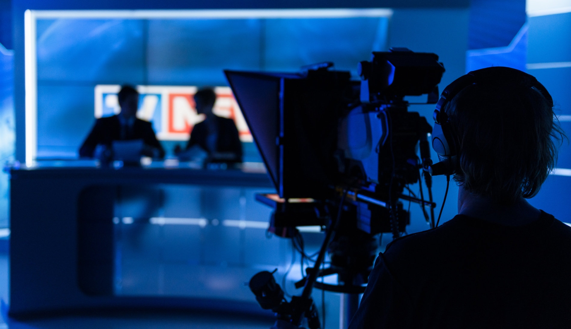 Live local news broadcast gets awkward when news anchor insults weatherman