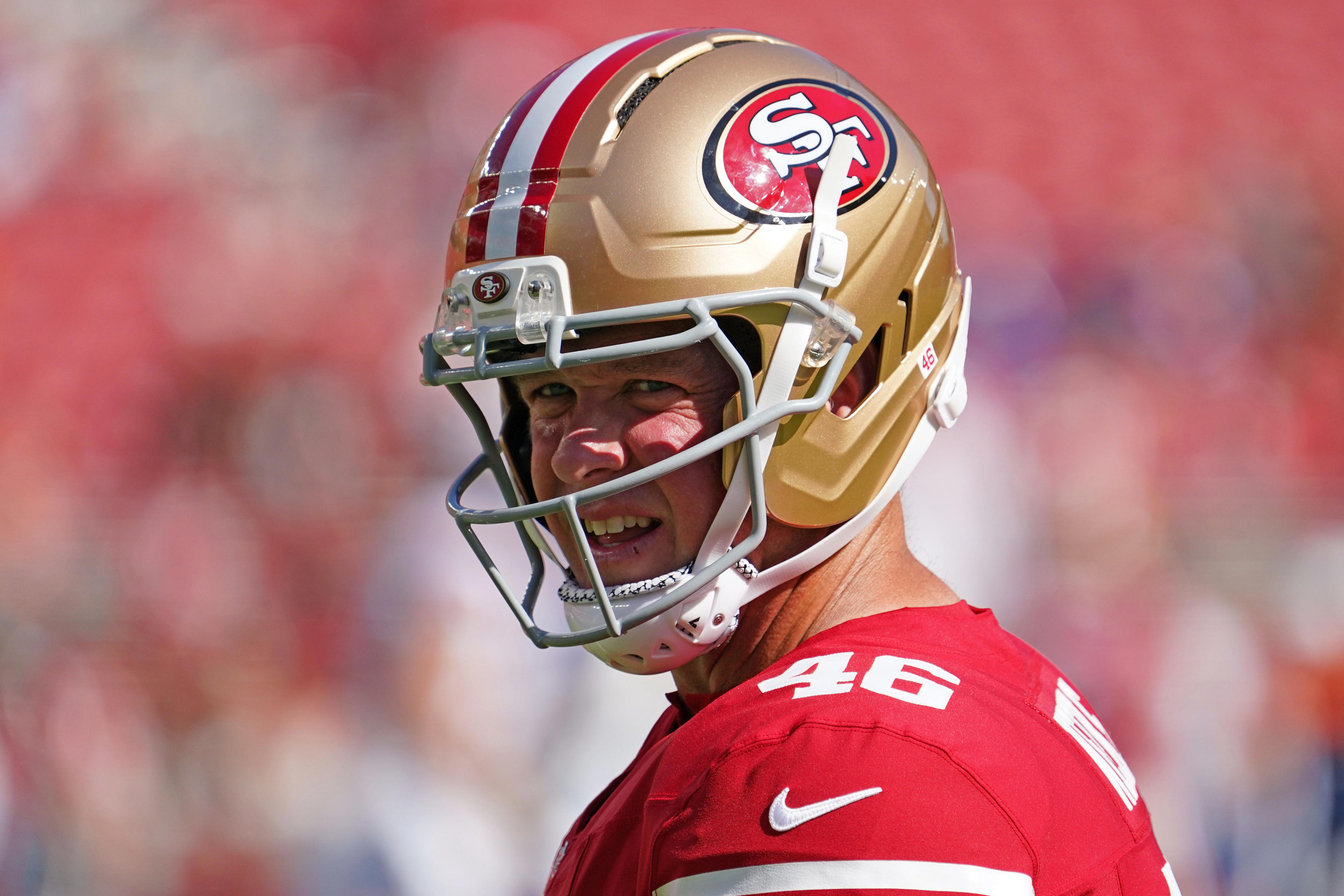 49ers officially sign oldest player to 1-year contract extension