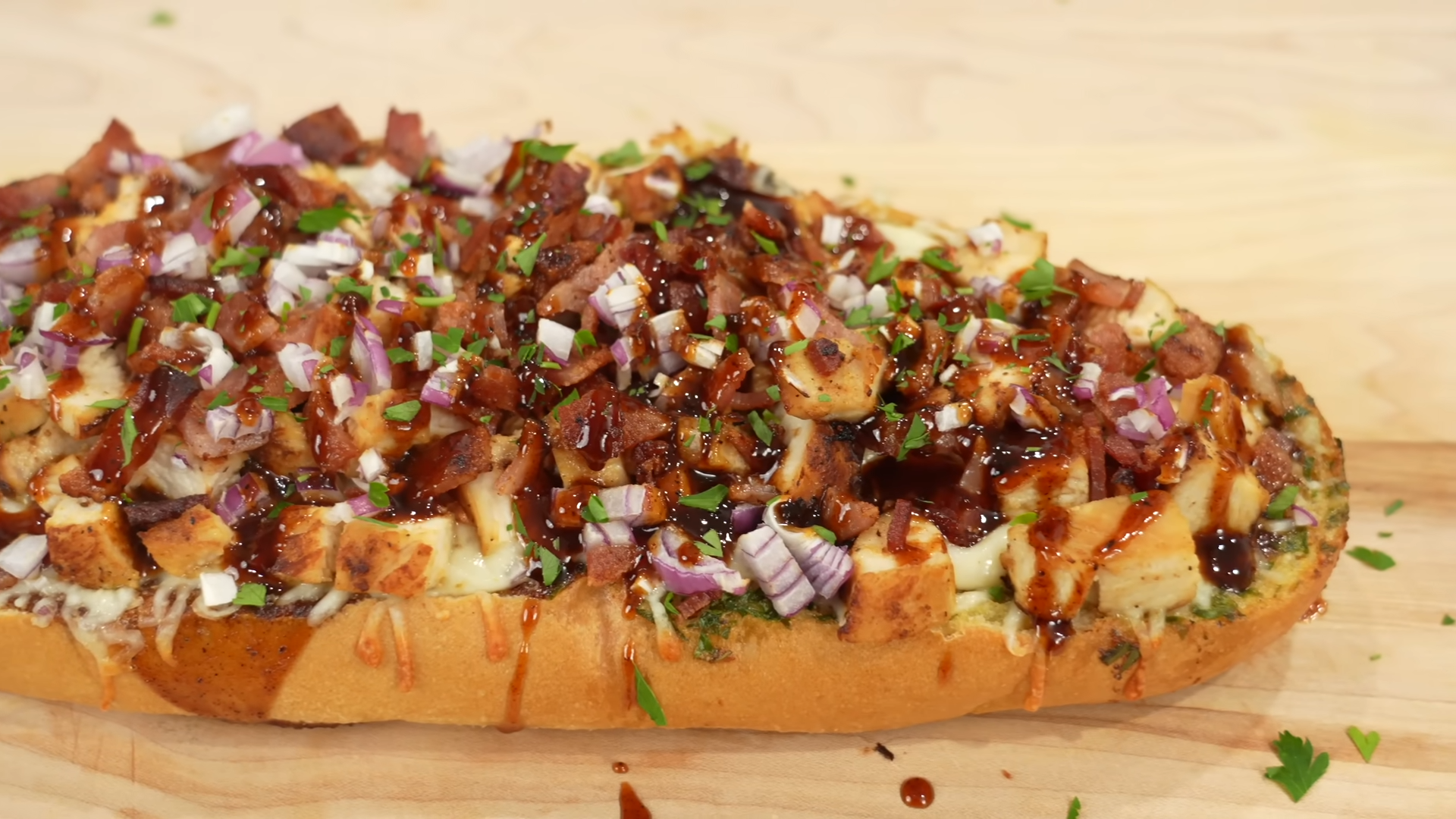 How to make BBQ chicken pizza on garlic bread