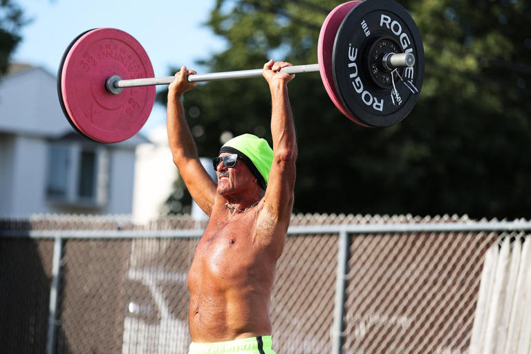 Can you gain muscle while losing fat? What the science says