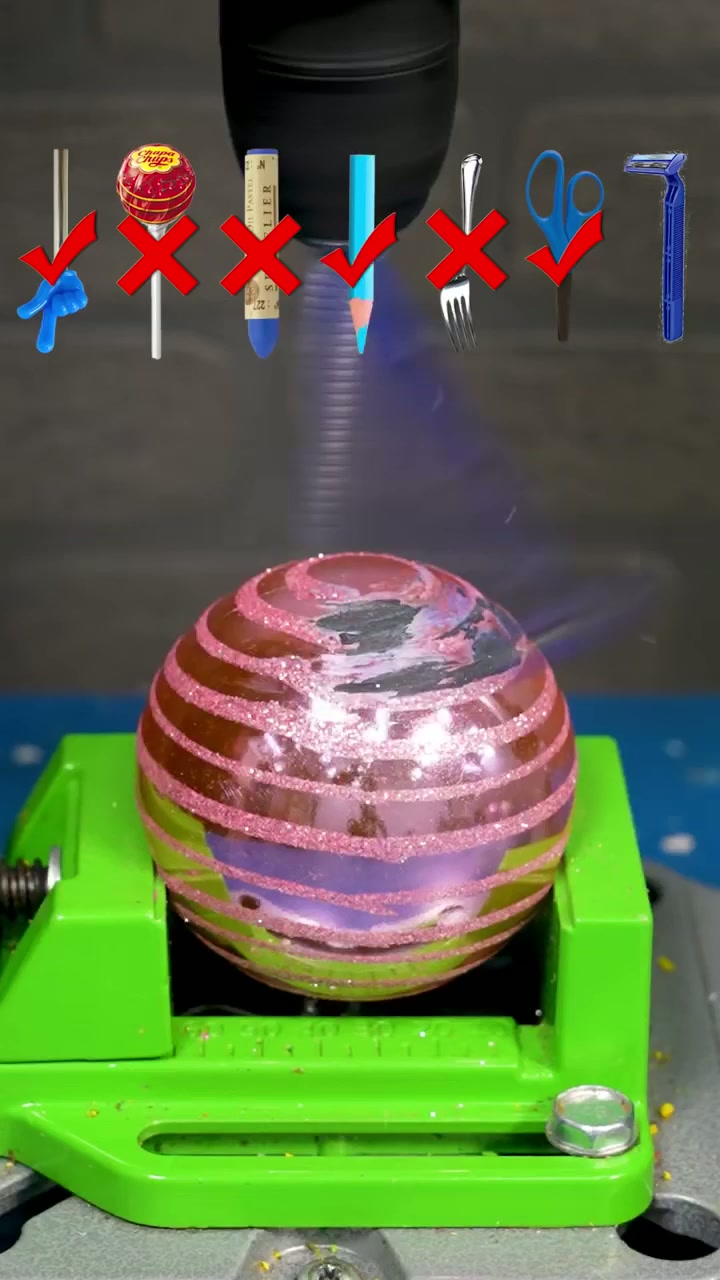 I can't stop watching this satisfying moment!