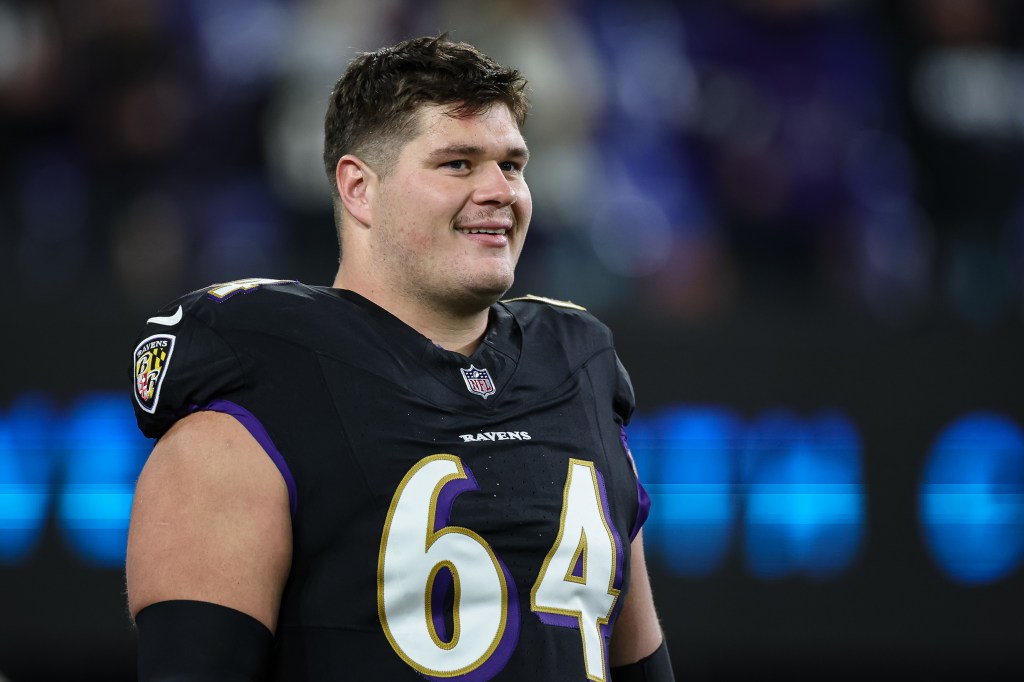 Bears heavily linked to Tyler Linderbaum after shocking retirement news