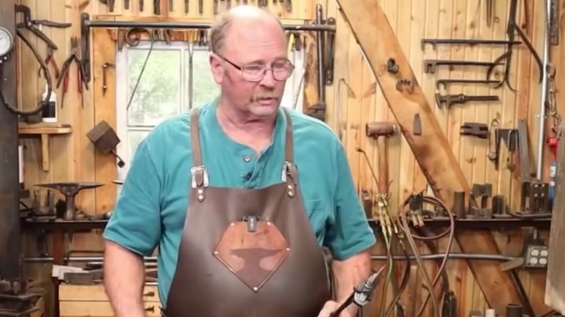Make a novelty railroad spike knife