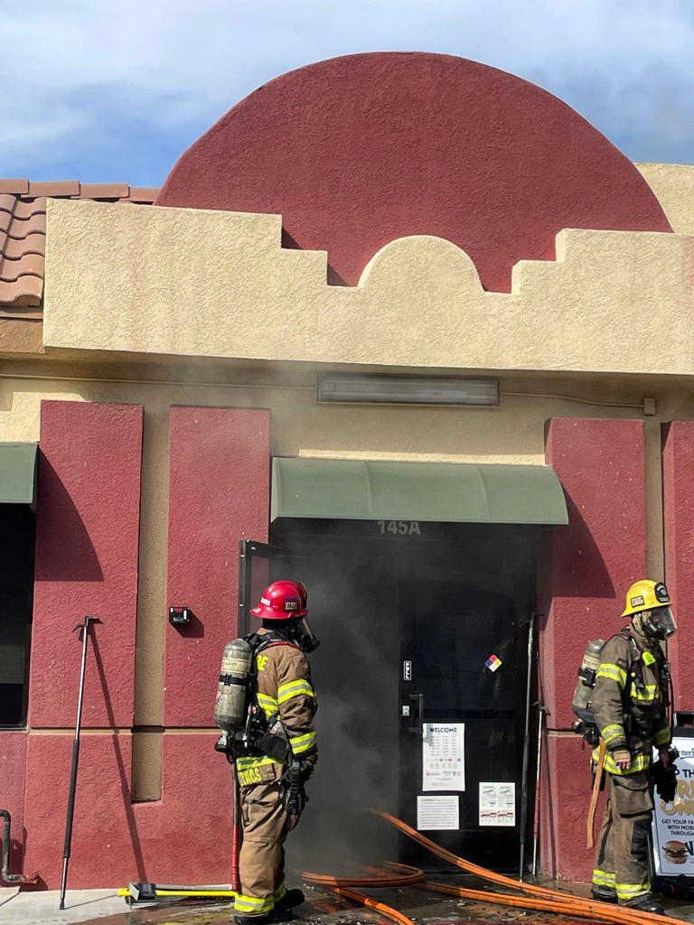 Fire damages Farmer Boys restaurant in Riverside County