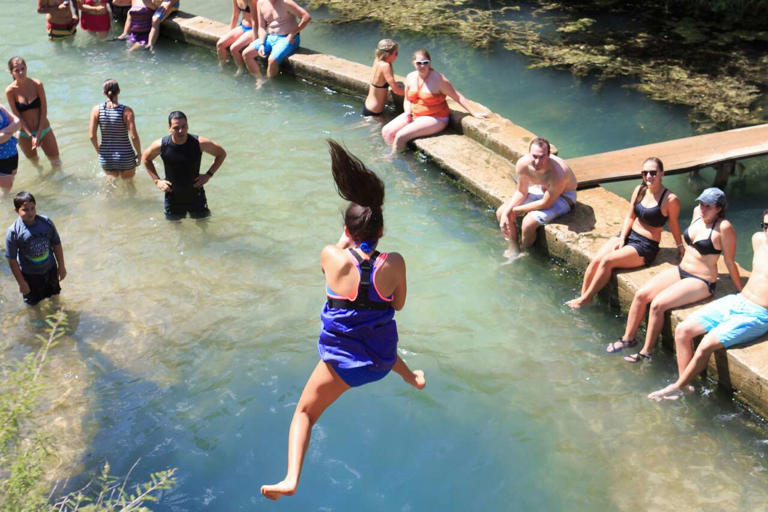 'Heartbreaking' before, after images show impact of Jacob's Well drought