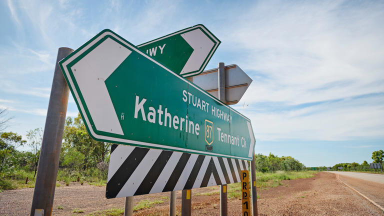 Driver dies in head-on crash with road train that forced Stuart Highway ...