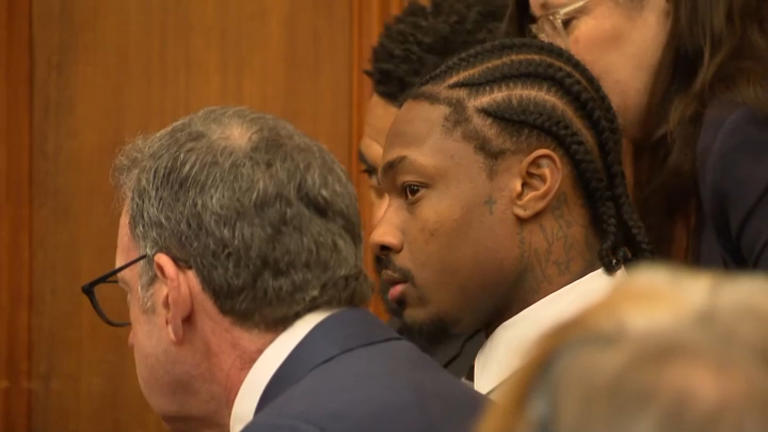 Ante el tribunal el jugador de los Patriots, Christian Barmore, por ...