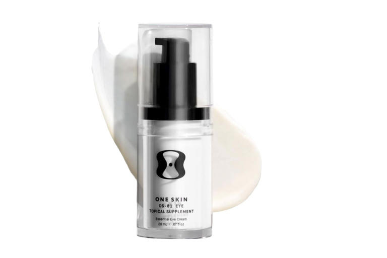 Parker Posey, 57, uses the anti-aging skin care hack shoppers credit ...