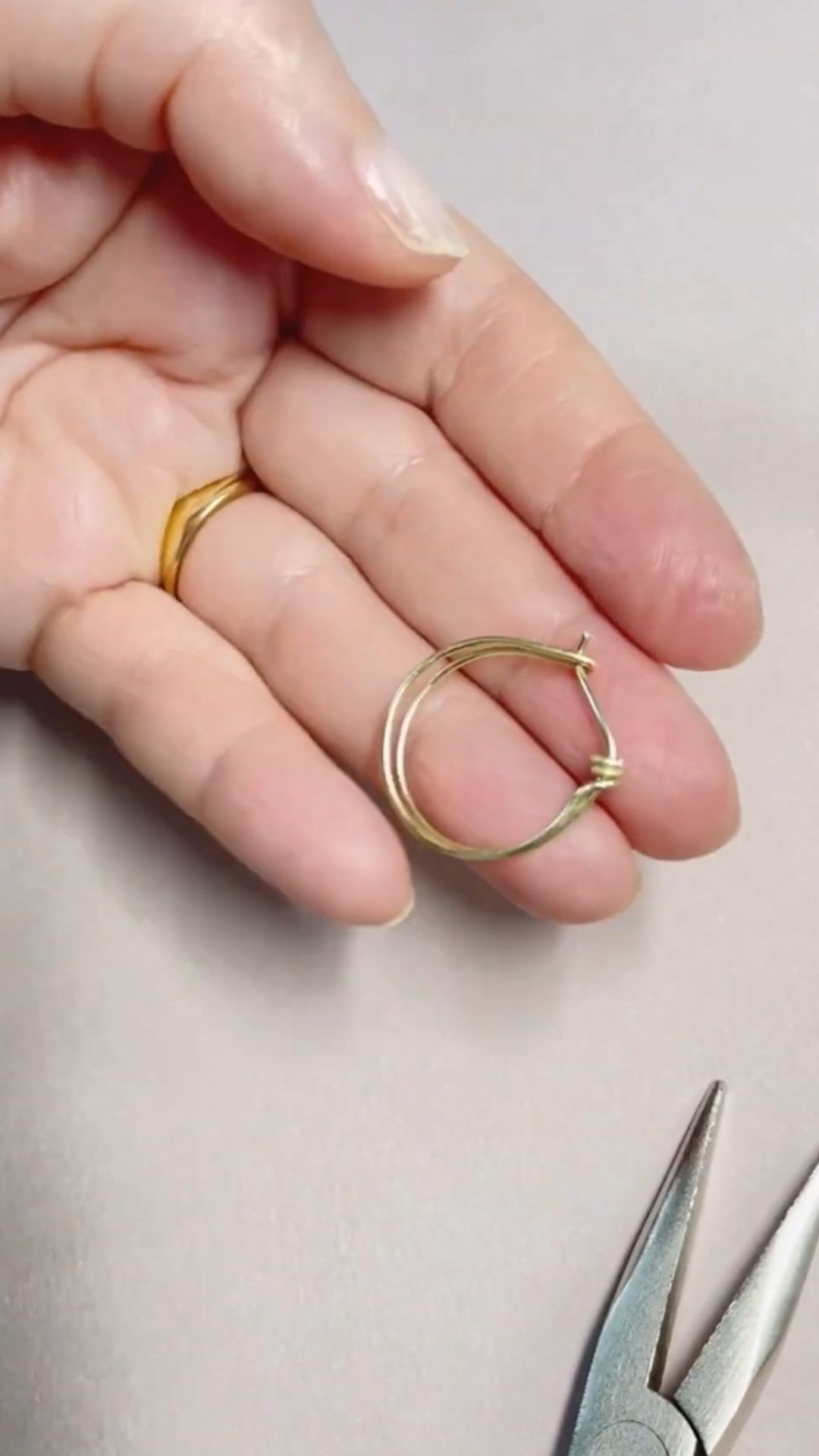 DIY 5 minute wire wrapped earrings: Quick handmade jewelry tutorial