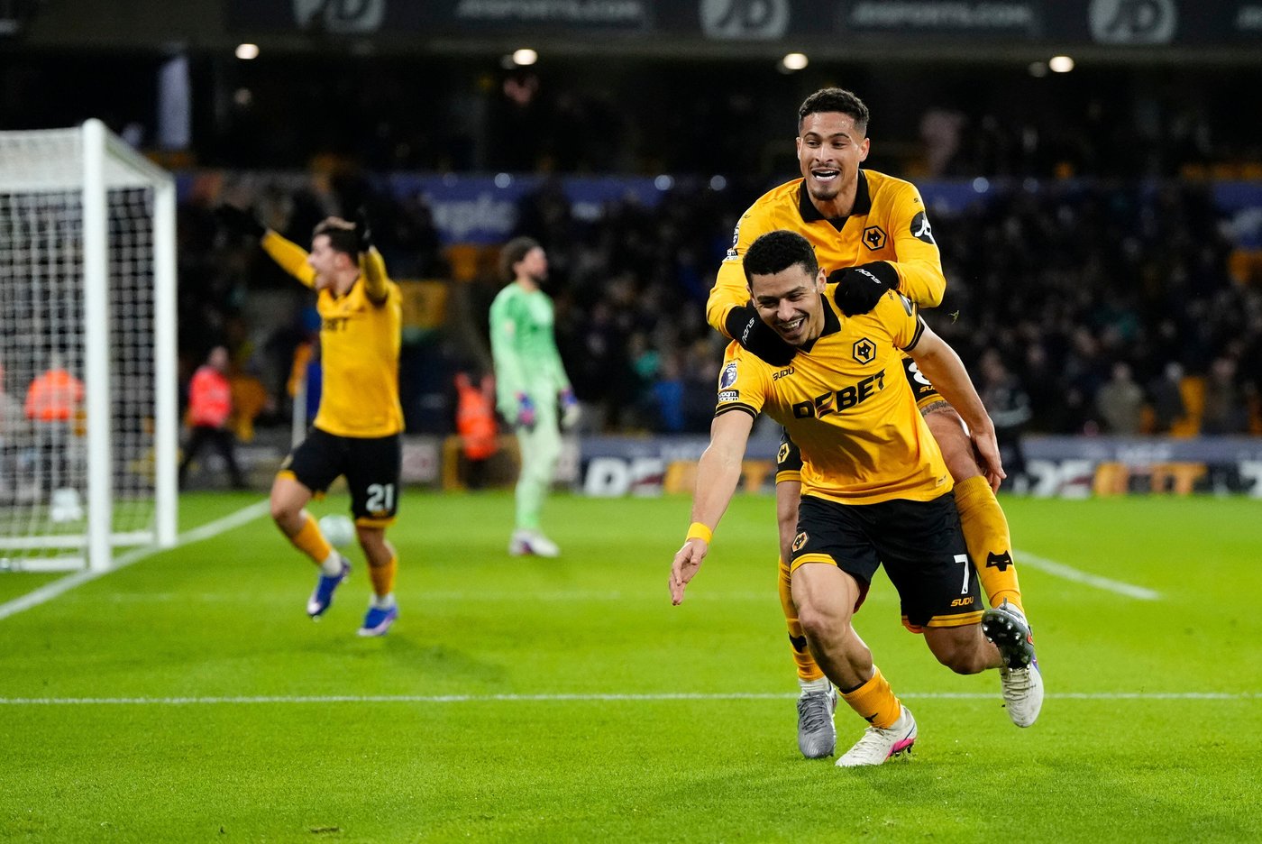 Salah scores but Liverpool stunned by last-place Wolves 2-1 in Premier ...