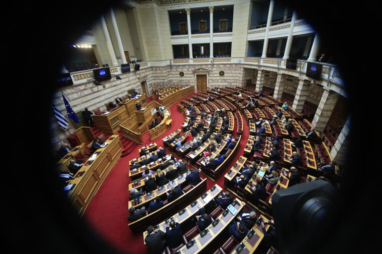 Σκάνδαλο ΟΠΕΚΕΠΕ: Στη Βουλή οι δικογραφίες για 20 πολιτικά πρόσωπα ...