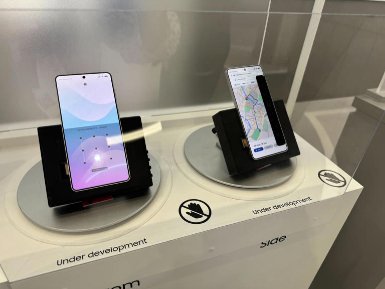 Samsung's privacy display is the coolest S26 Ultra feature. I've just ...