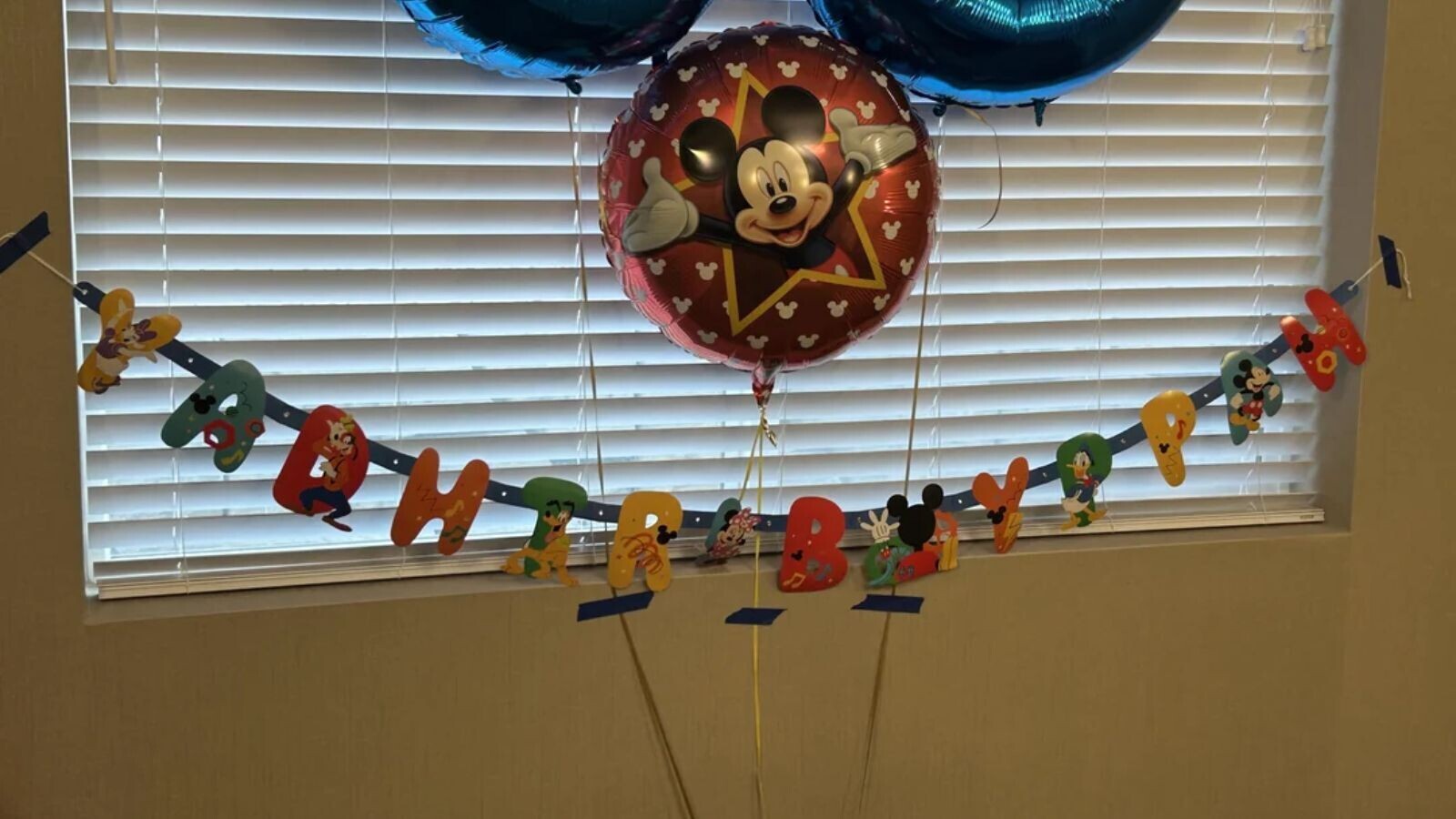 15 photos where the red flags are practically screaming