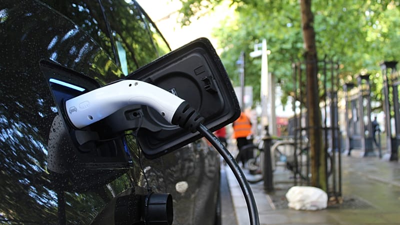 Climate change is bad news for EV batteries. Can technology outsmart ...