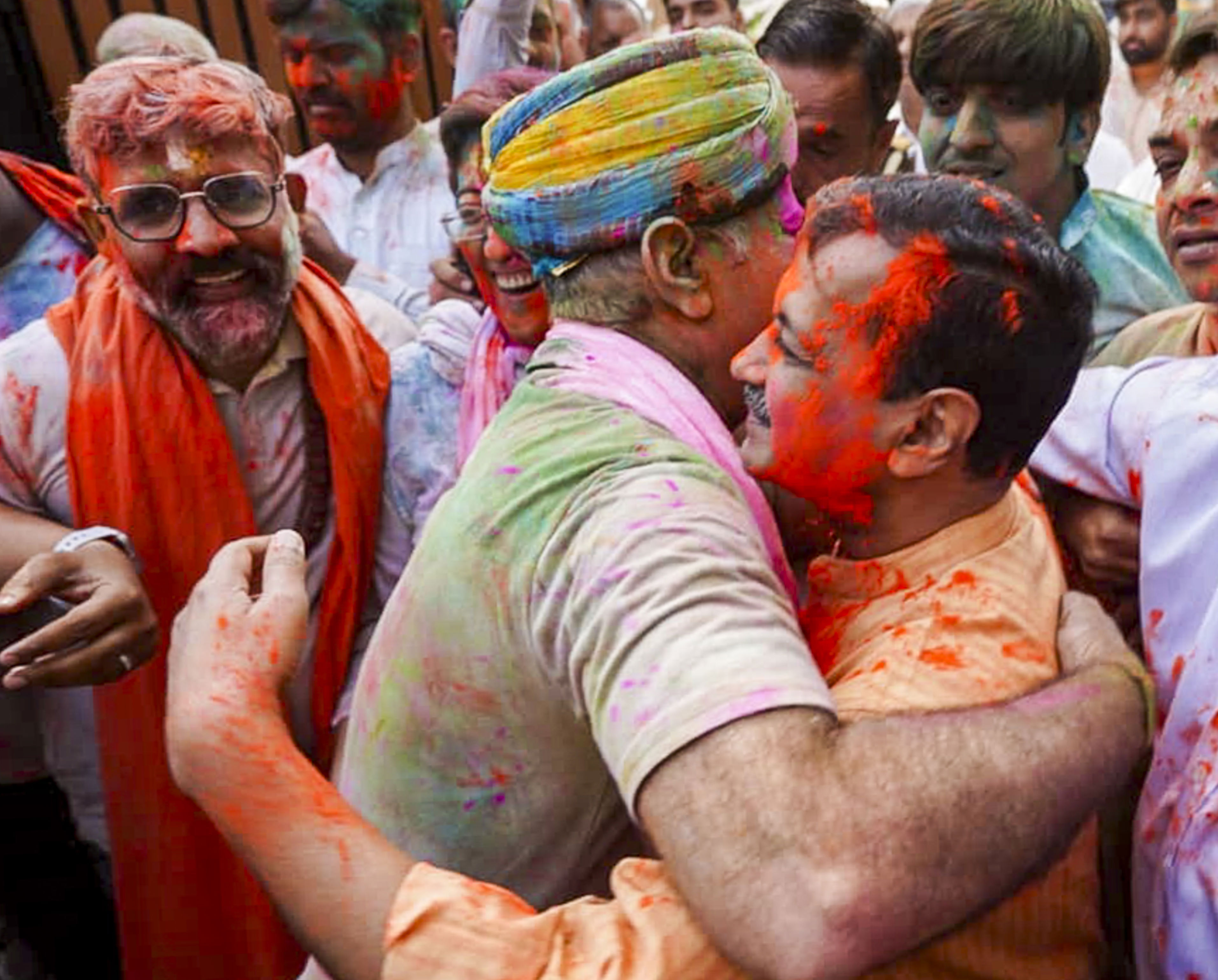 AAP leaders hold 'Kattar Imandar Holi' celebrations, slam Modi govt