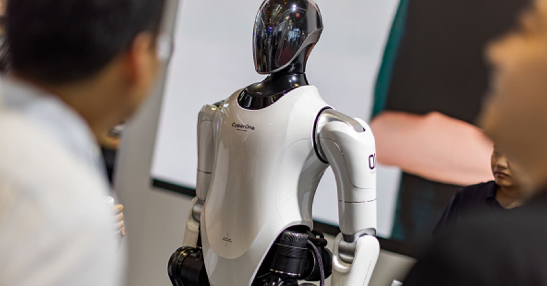 Xiaomi trials humanoid robots in its EV factory — says they're like ...