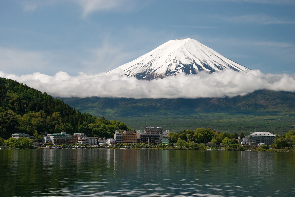 15 must-visit natural wonders shaped by volcanic activity