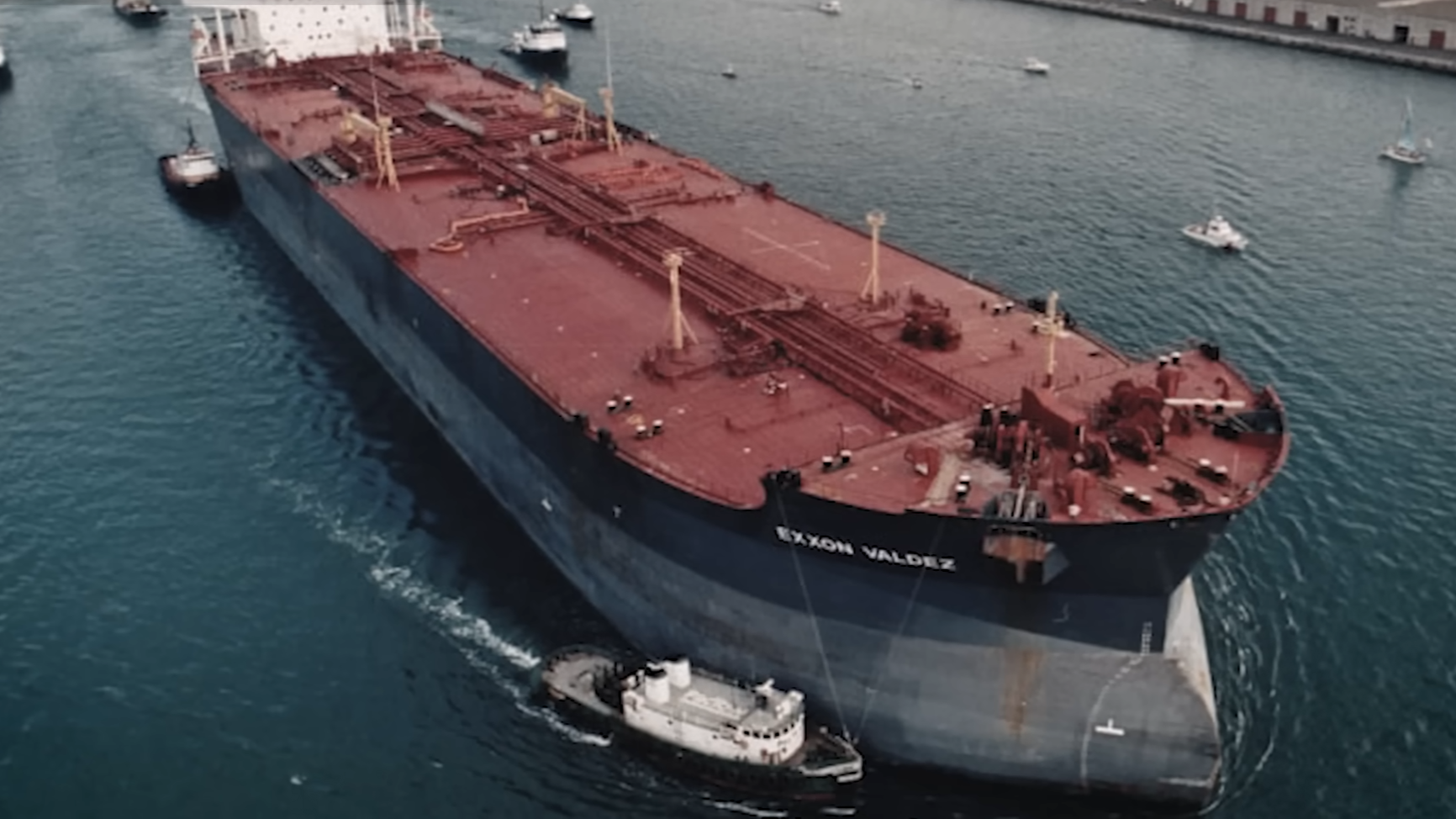 53 million gallons of oil spilled after a supertanker hit a reef