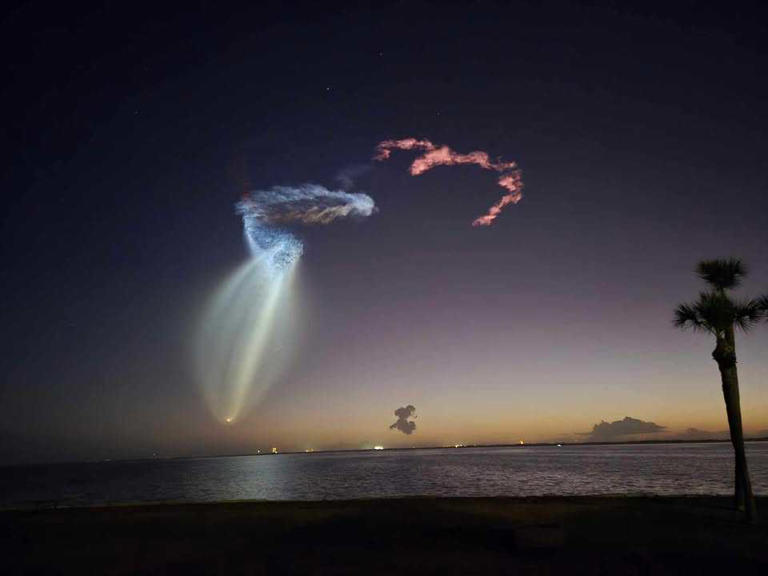 Photos: Dazzling 'space jellyfish' illuminates Florida sky after rocket ...