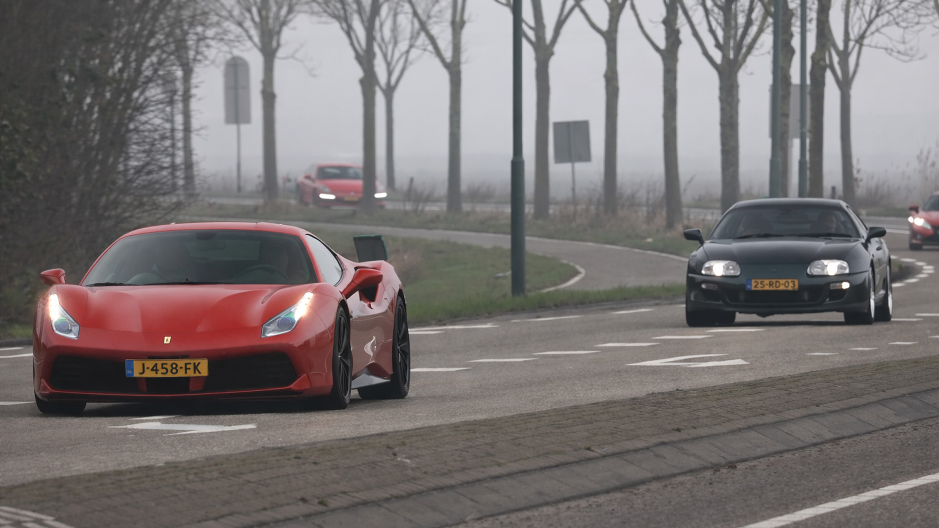 Toyota Supra chases and almost hit Ferrari 488 on busy road