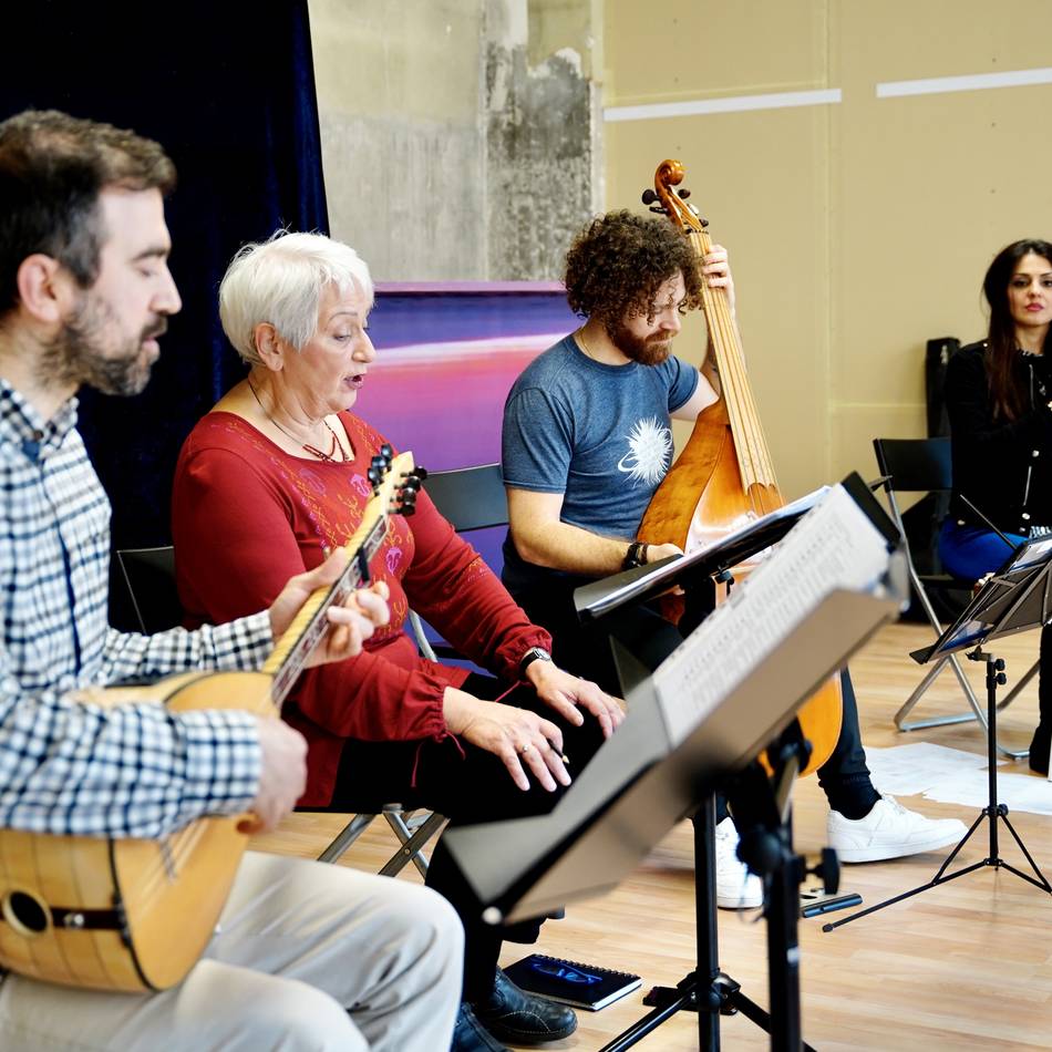 Deutsches Volkslied auf kurdischem Instrument – Konzertabend verbindet ...