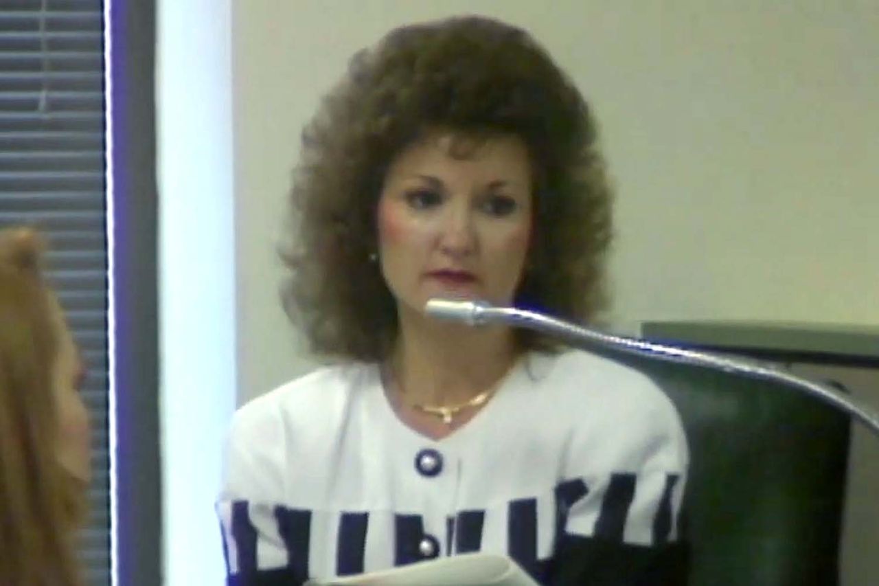 Where is Wanda Holloway now? Inside the Pom-Pom Mom's life after ...