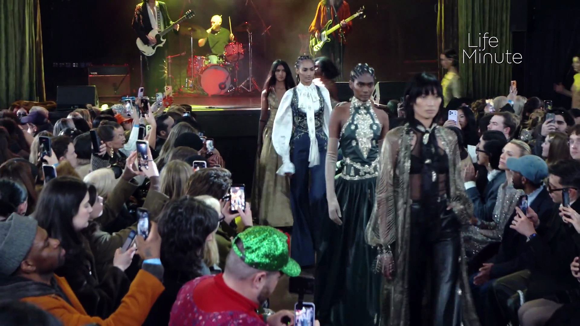 New York Fashion Week fall/winter 2026 trends: Nostalgic '60s, '70s ...