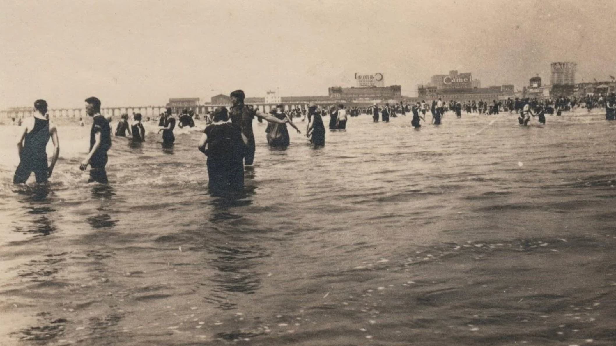 15 vintage pics of old-school Atlantic City