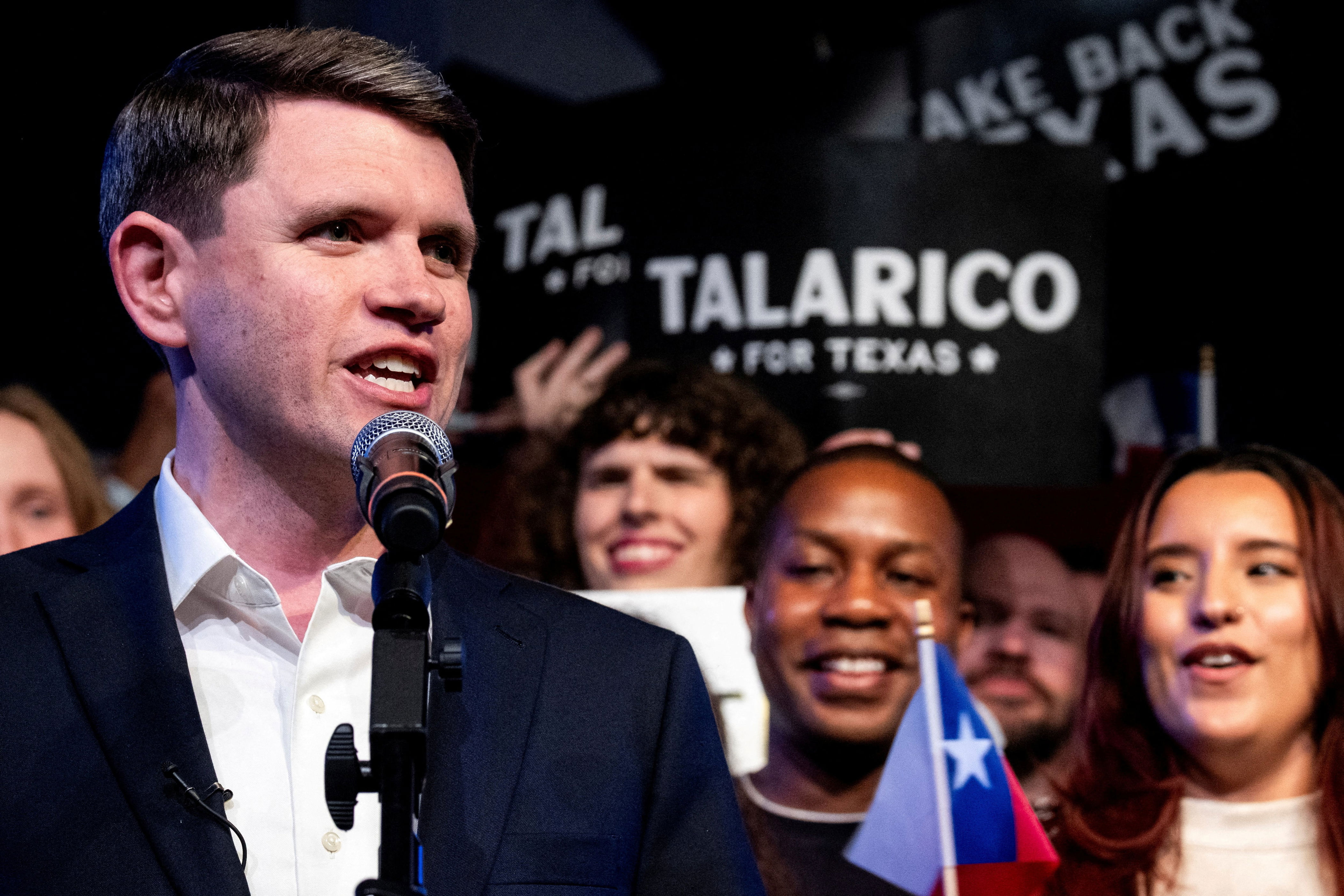 Bizarre Texas GOP event literally soiled by elephant appearance