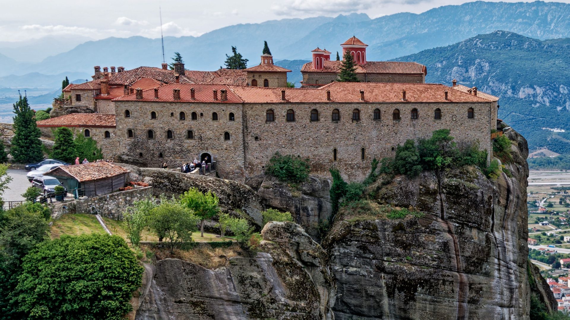 20 beautiful historical monasteries